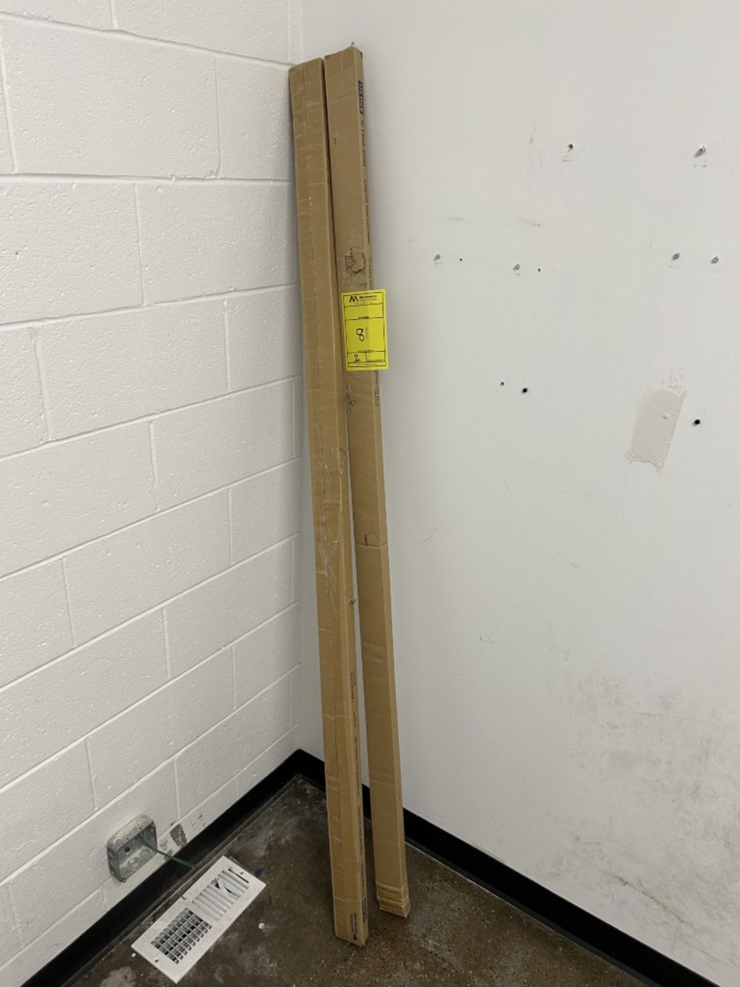 72IN ULINE METRO RACK UPRIGHTS W/ SELF-LEVELING FEET