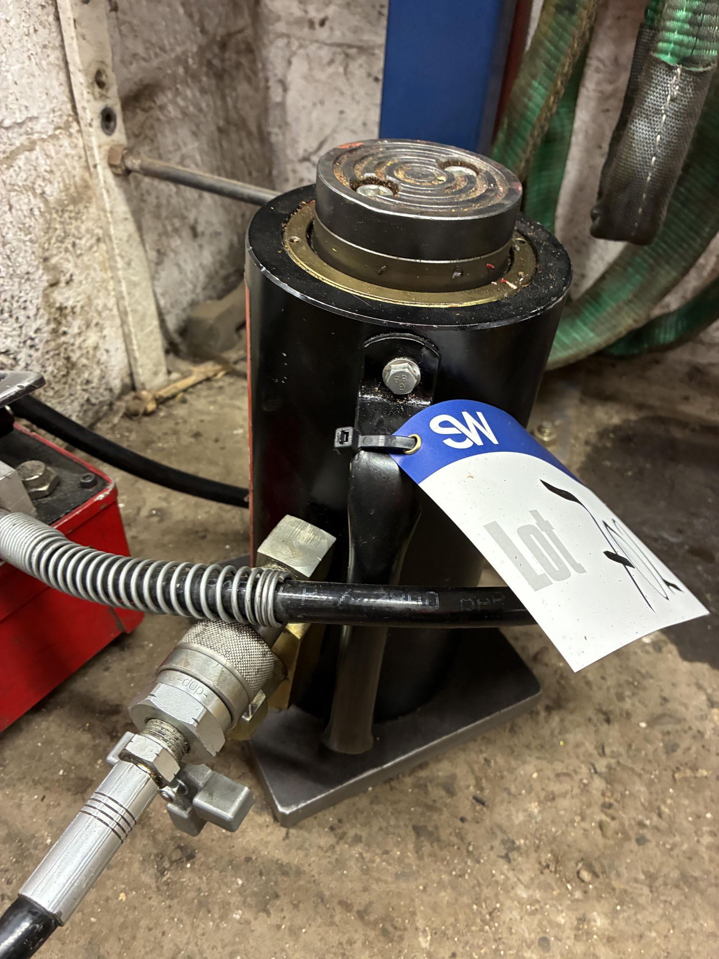 AME International 13120 Foot Operated Pneumatic Bottle Jack (stores ...