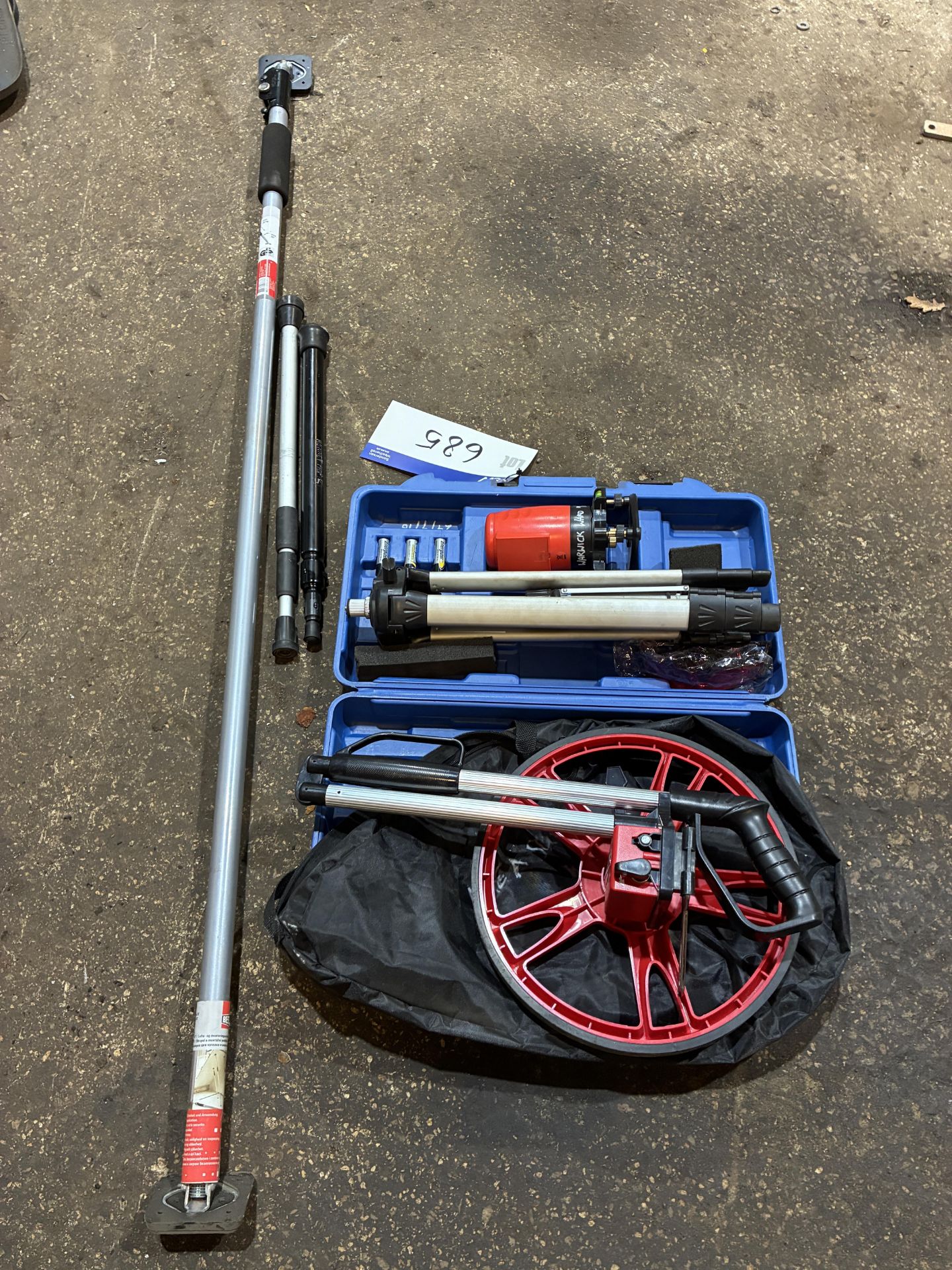 Draper LLK3 Laser Level, Measuring Wheel etc. (power tool area) Please ...