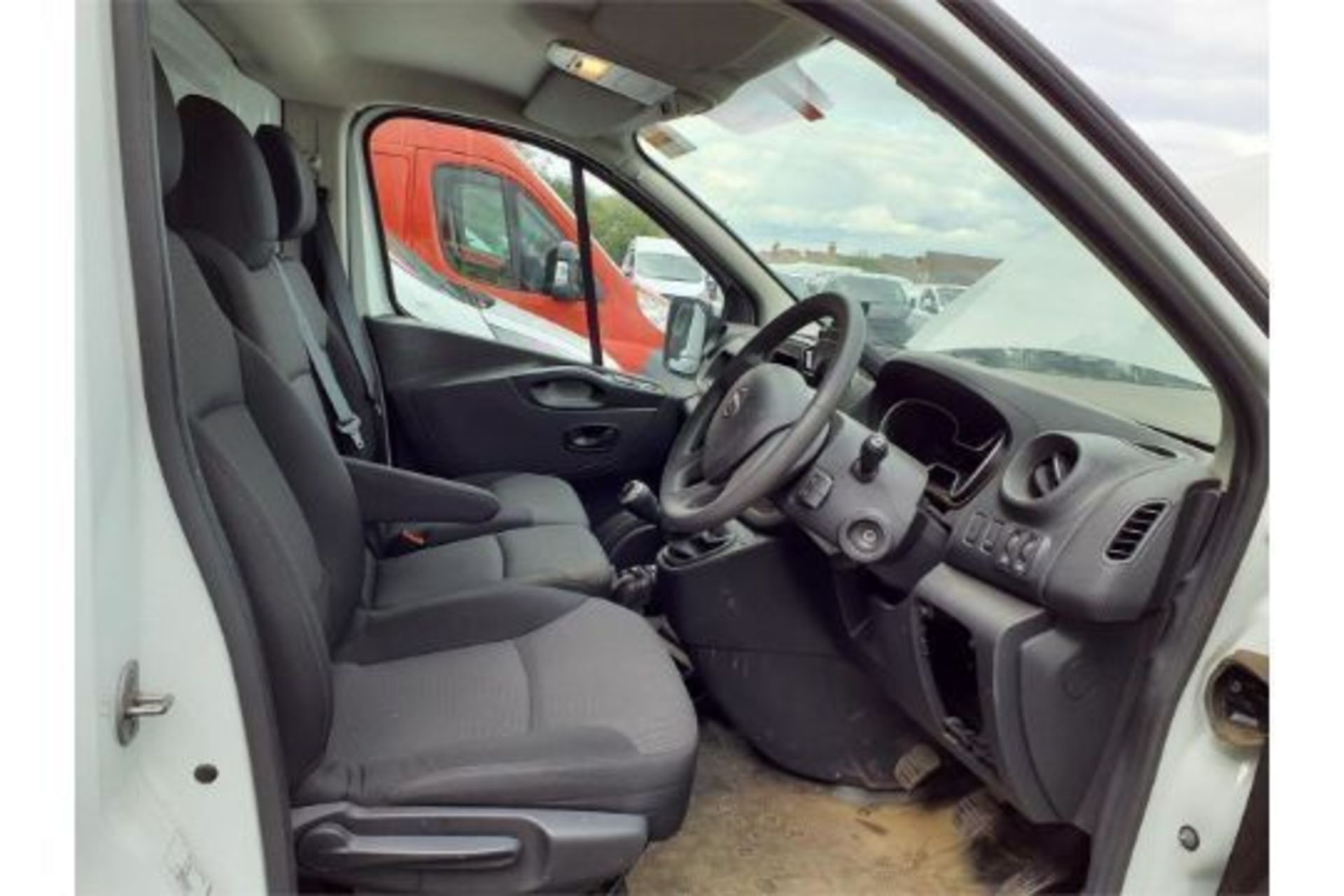 Nissan NV300 2.0 Dci (120)"Acenta" Medium Wheel Base Van - 2022 Model ...