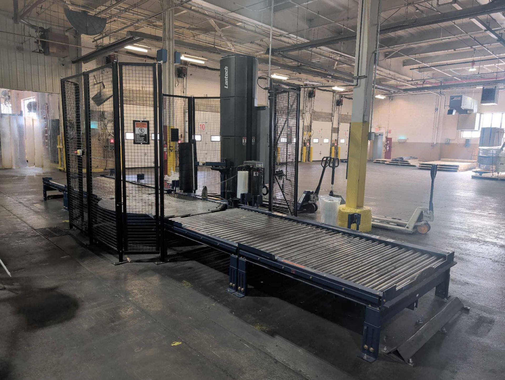 Used 2021 Lantech QA Auto Stretch Wrapper with: Manufactured Date ...