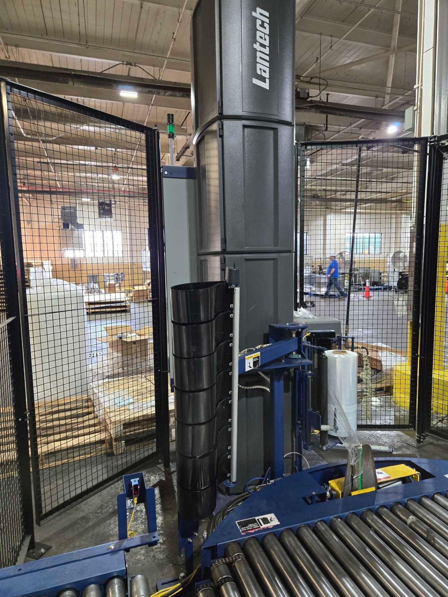 Used 2021 Lantech QA Auto Stretch Wrapper with: Manufactured Date ...