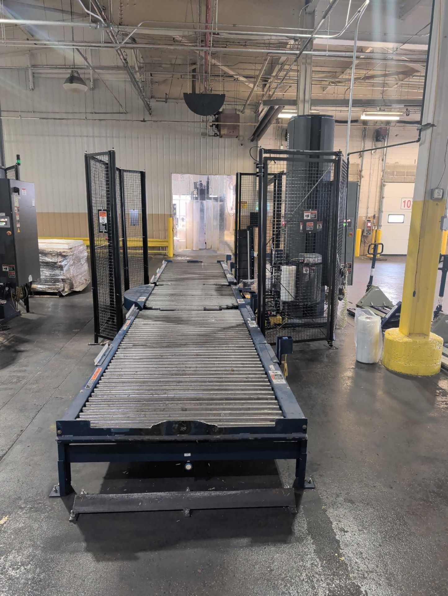 Used 2021 Lantech QA Auto Stretch Wrapper with: Manufactured Date ...