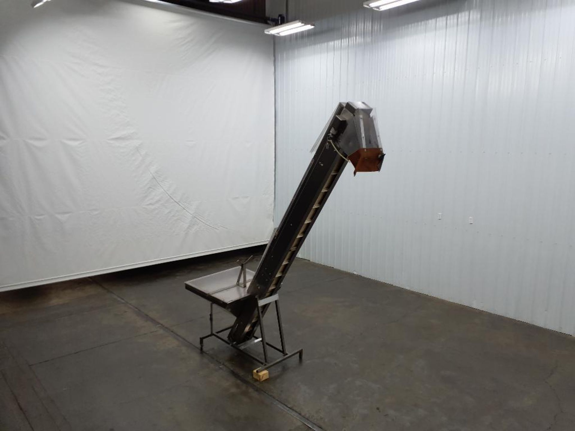 Used Terco Cap Elevator with: Hopper dimensions (inches): Length ...