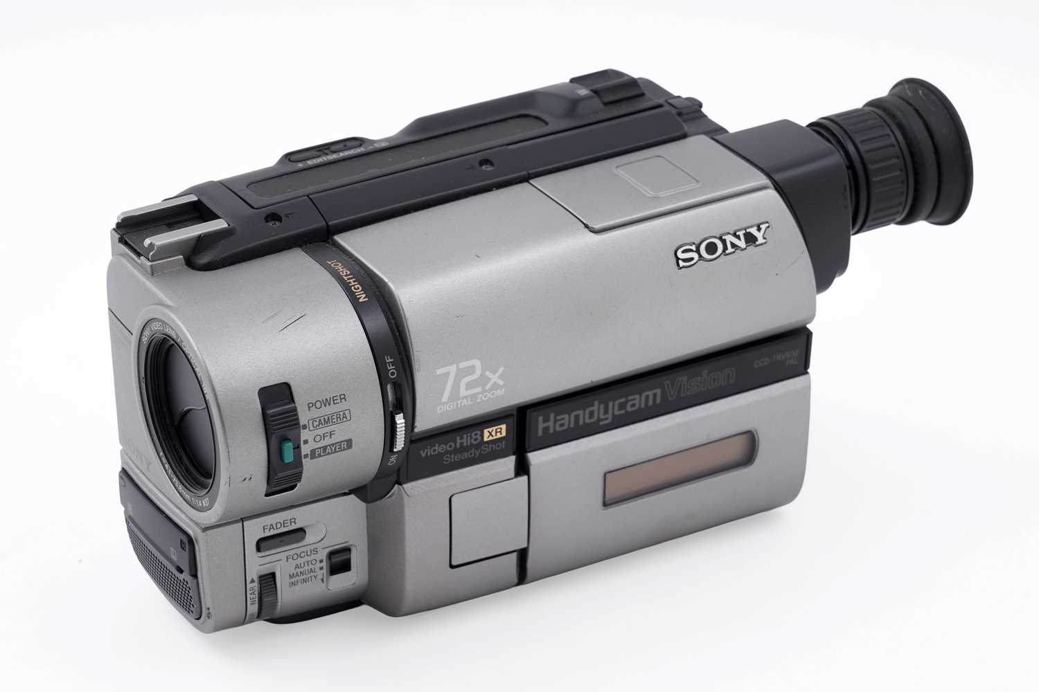 A Sony Handycam Vision CCD-TRV65E PAL camcorder, 72x digital zoom video ...