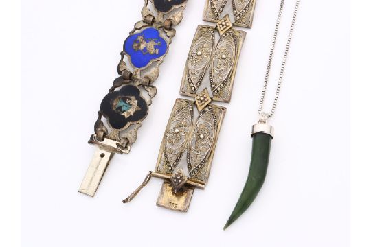 Schmuckkonvolut Armbänder, Anhänger etc., teilweise gestempelt Silber ...