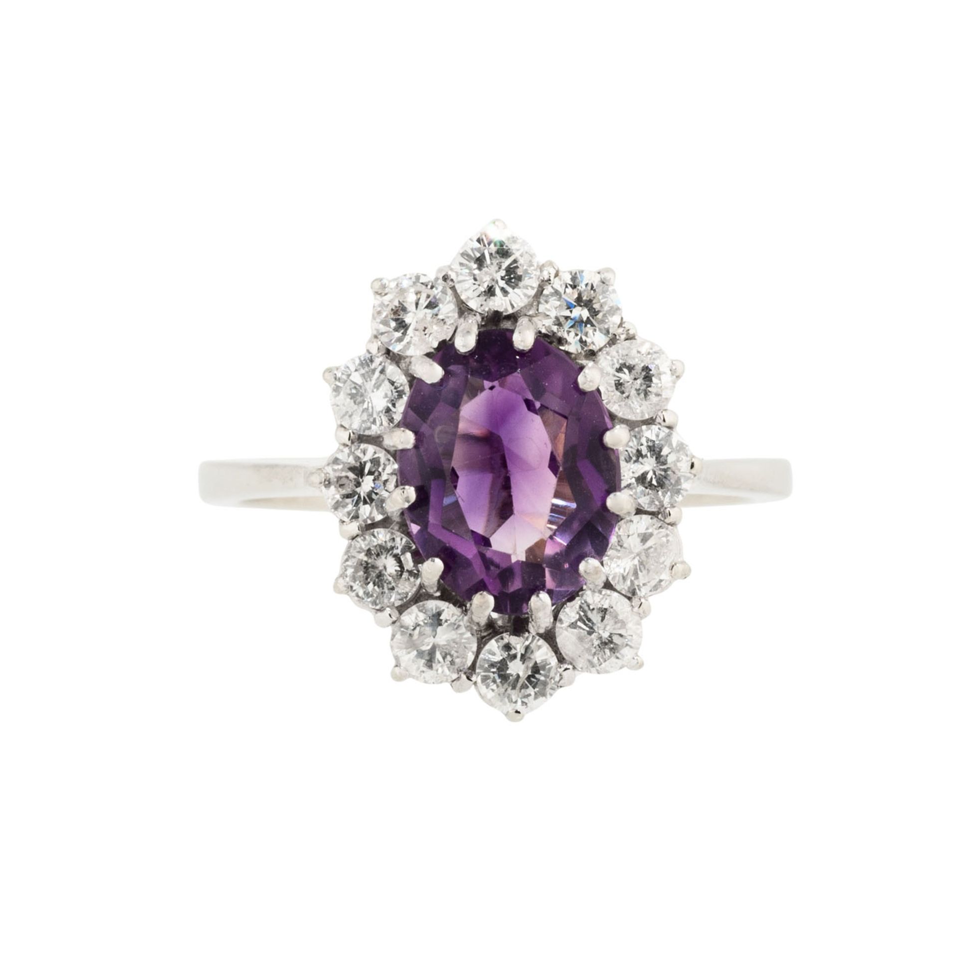Ring mit Amethyst entouriert von Brillanten zus. ca. 0,85 ct, ca. LGW ...