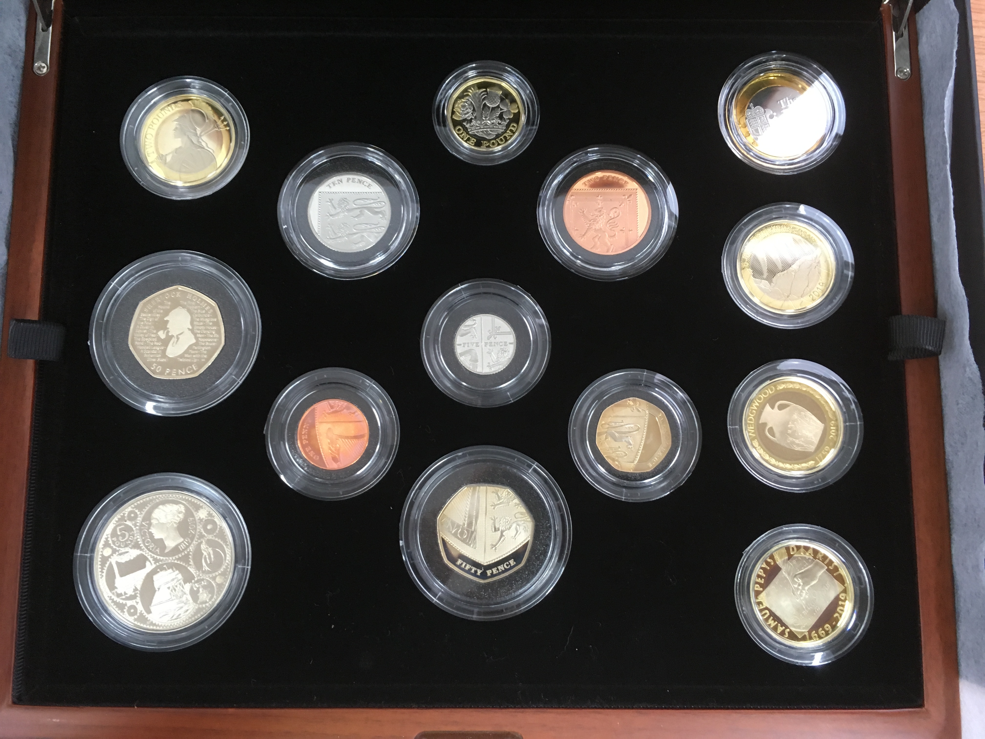 COINS: 2019 UK PREMIUM PROOF SET.