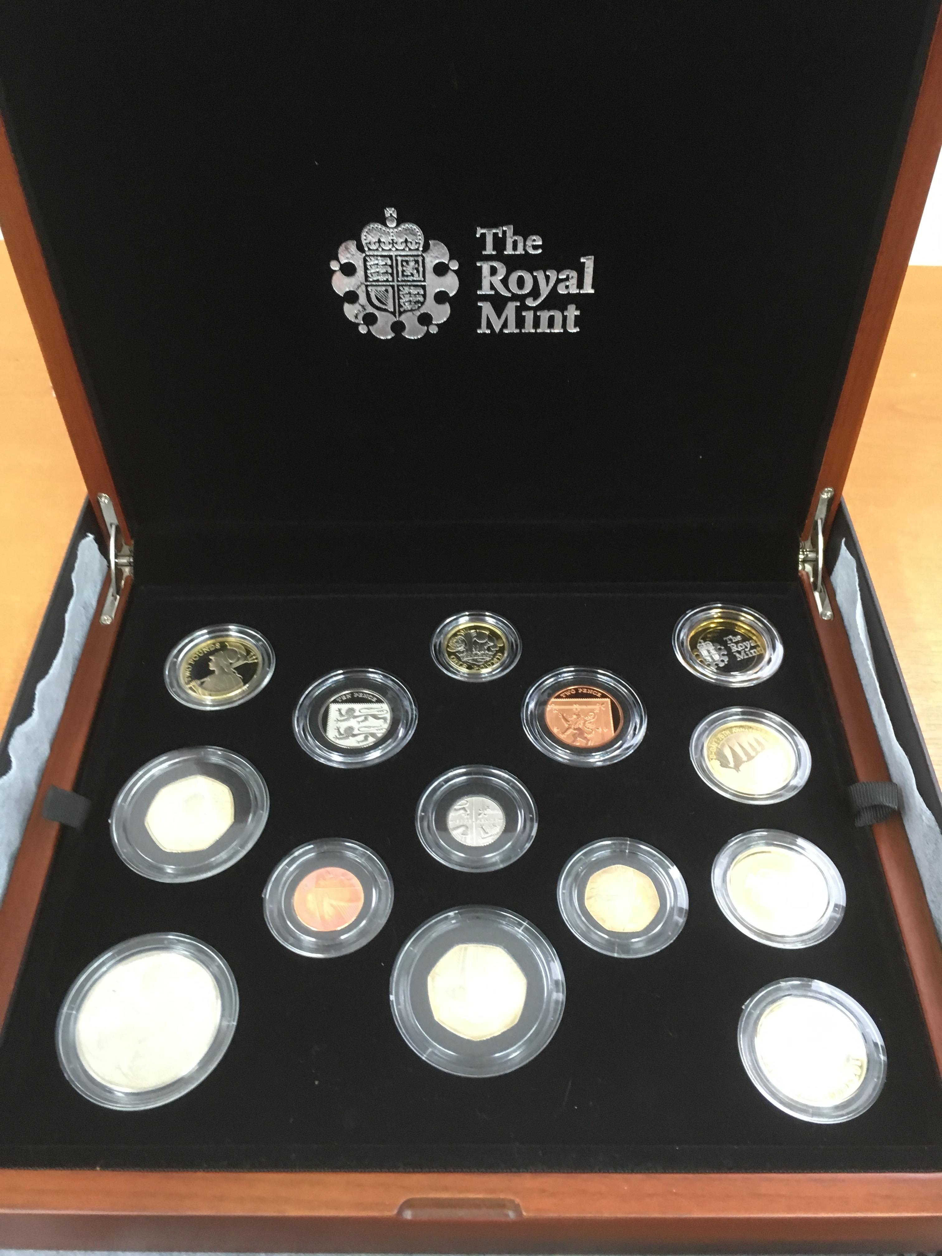 COINS: 2019 UK PREMIUM PROOF SET.