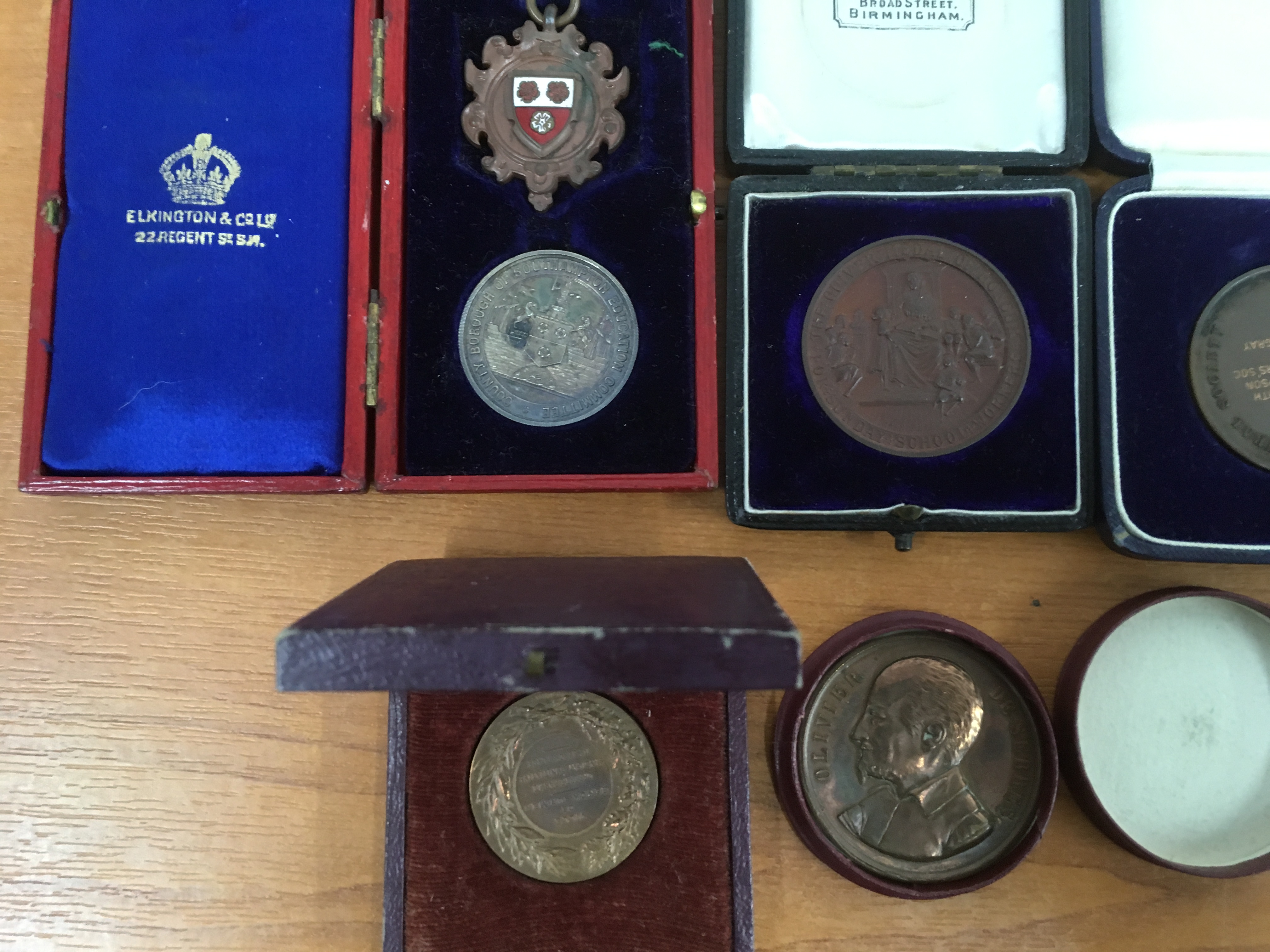 MEDALLIONS: A COLLECTION OF MAINLY BRONZE BOXED MEDALLIONS, PRIZE ...