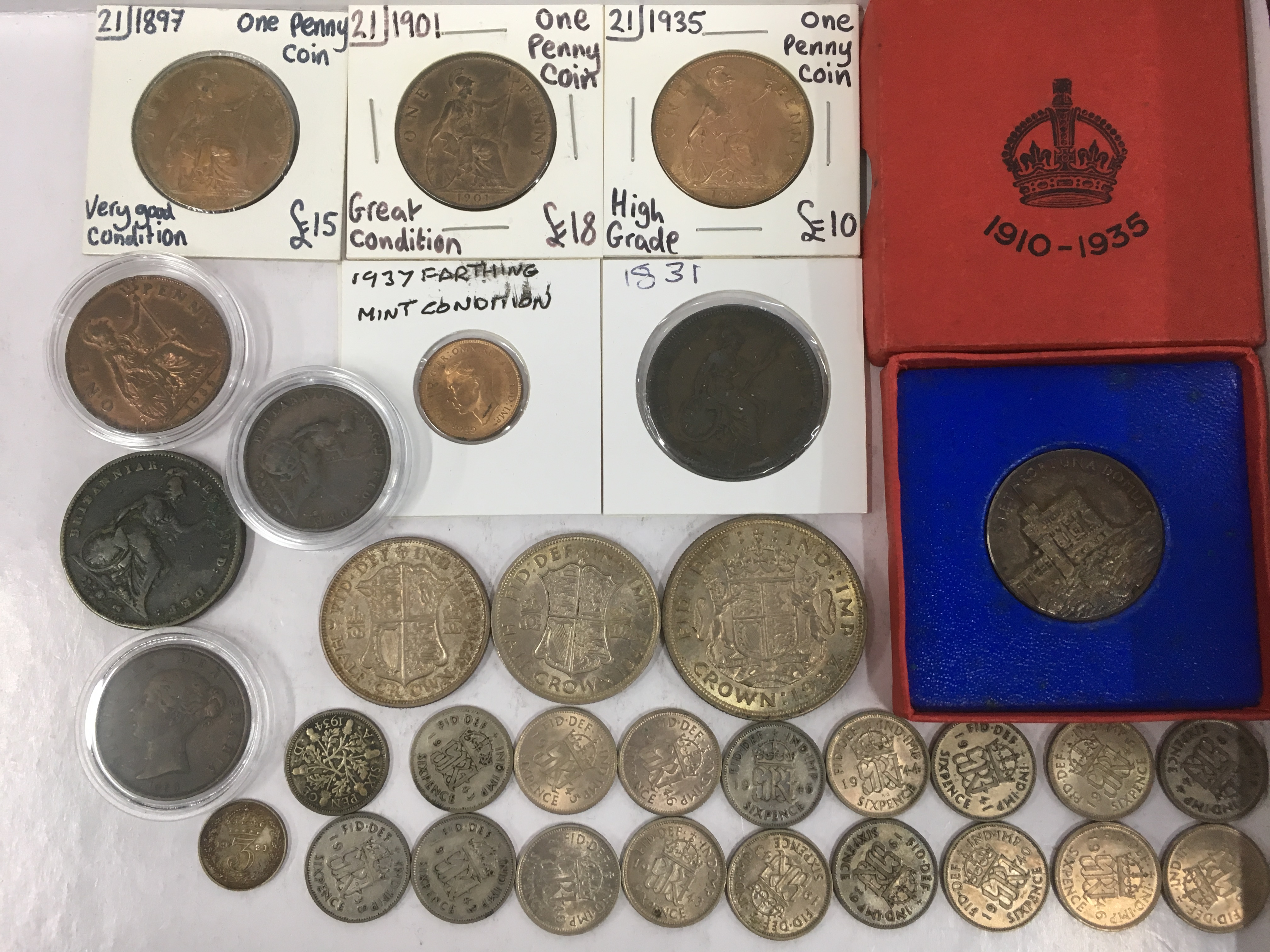 COINS: TUB OF ENGLISH COINS INCLUDING 1937 CROWN, 1930 AND 1943 ...
