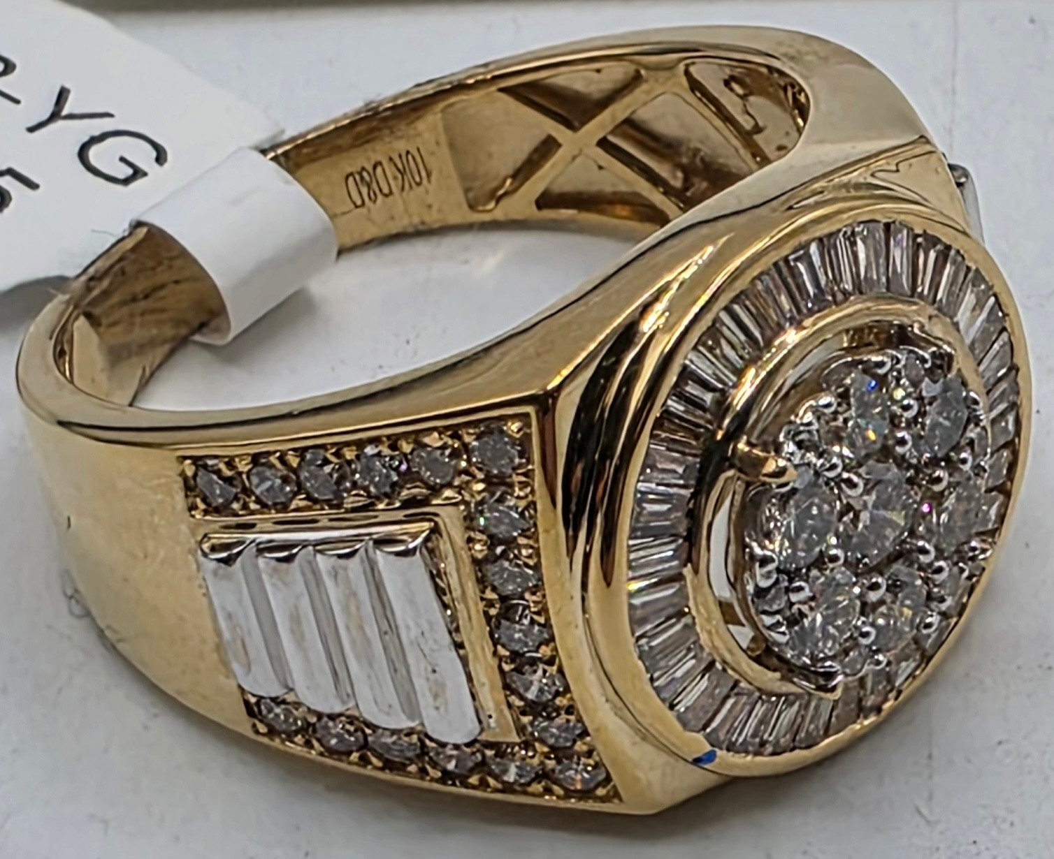 10 ct gold marked synthetic diamond ring size T, 6.6 g