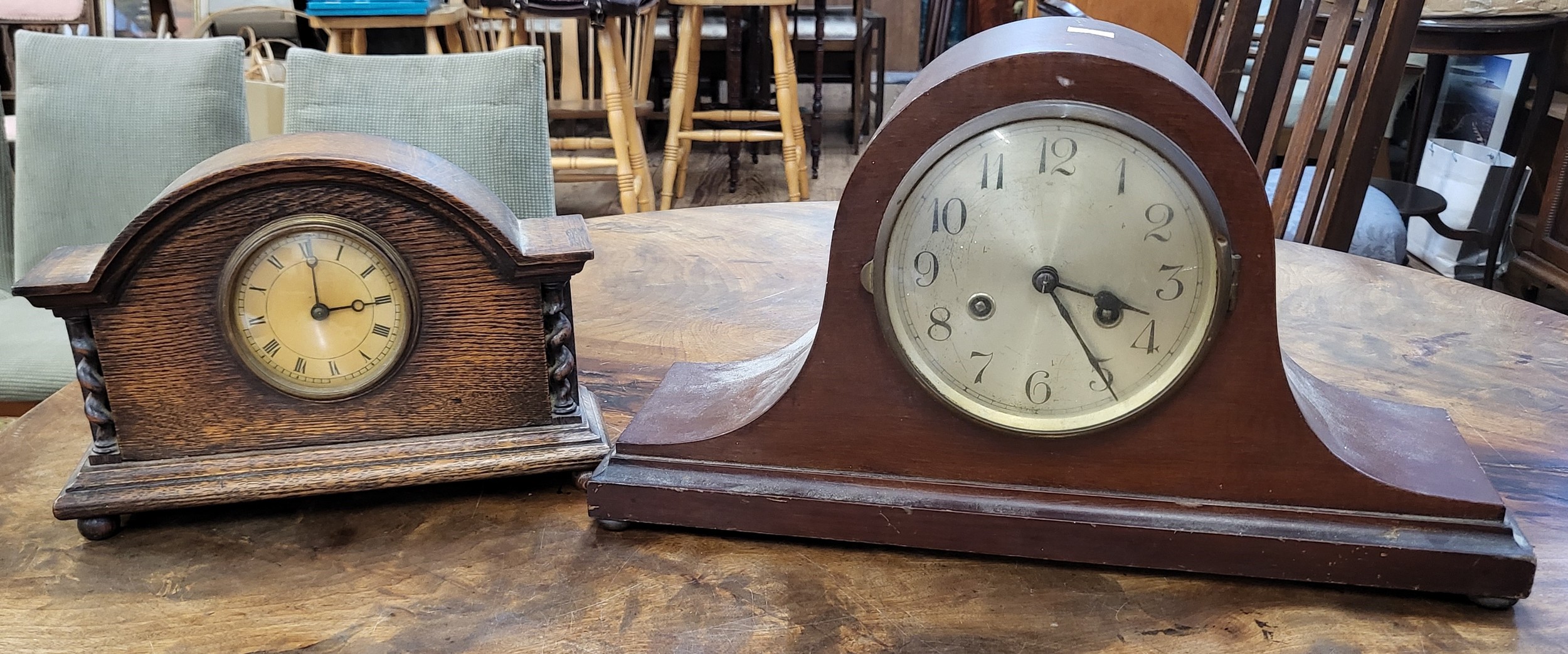 Two vintage mantle clocks (2)