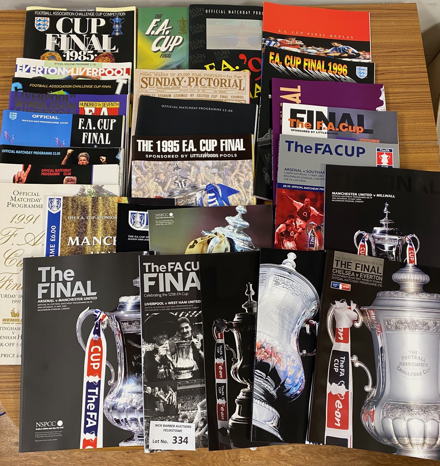 Football : FA Cup Final programmes 1985-2009 includes replays, superb ...