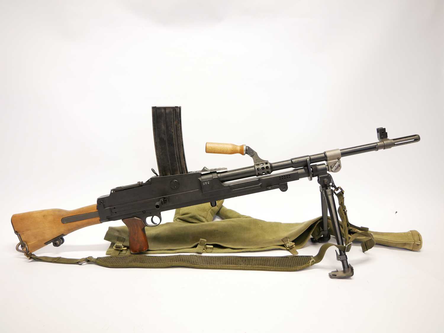 Deactivated Enfield 7.62mm L4A3 Light machine gun with cleaning kit and ...