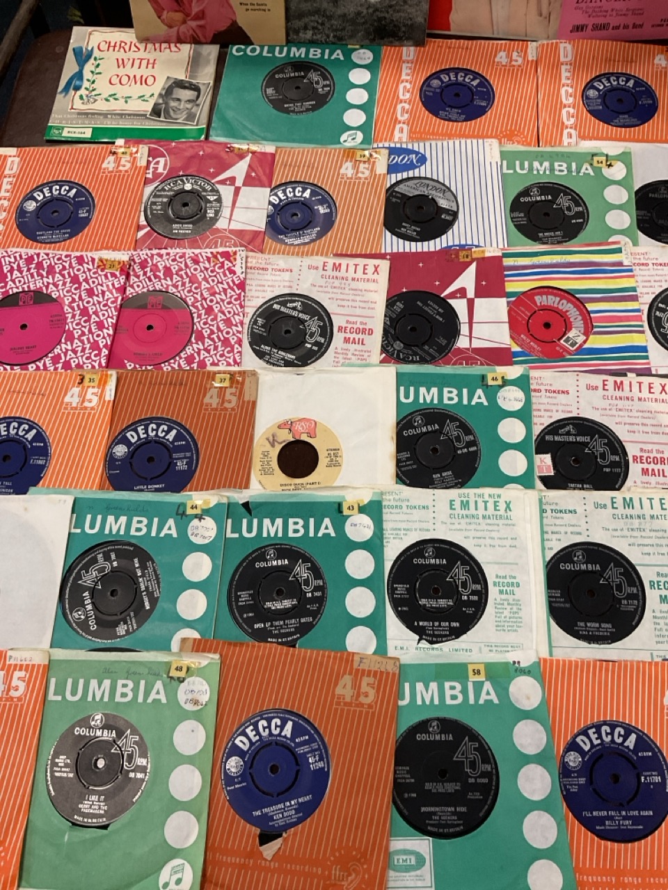 A collection of 7in singles - mainly 60s & 70s pop, Scottish ballads ...