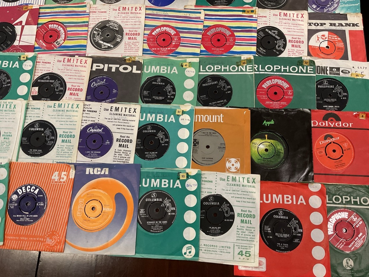 A collection of 7in singles - mainly 60s & 70s pop, Scottish ballads ...