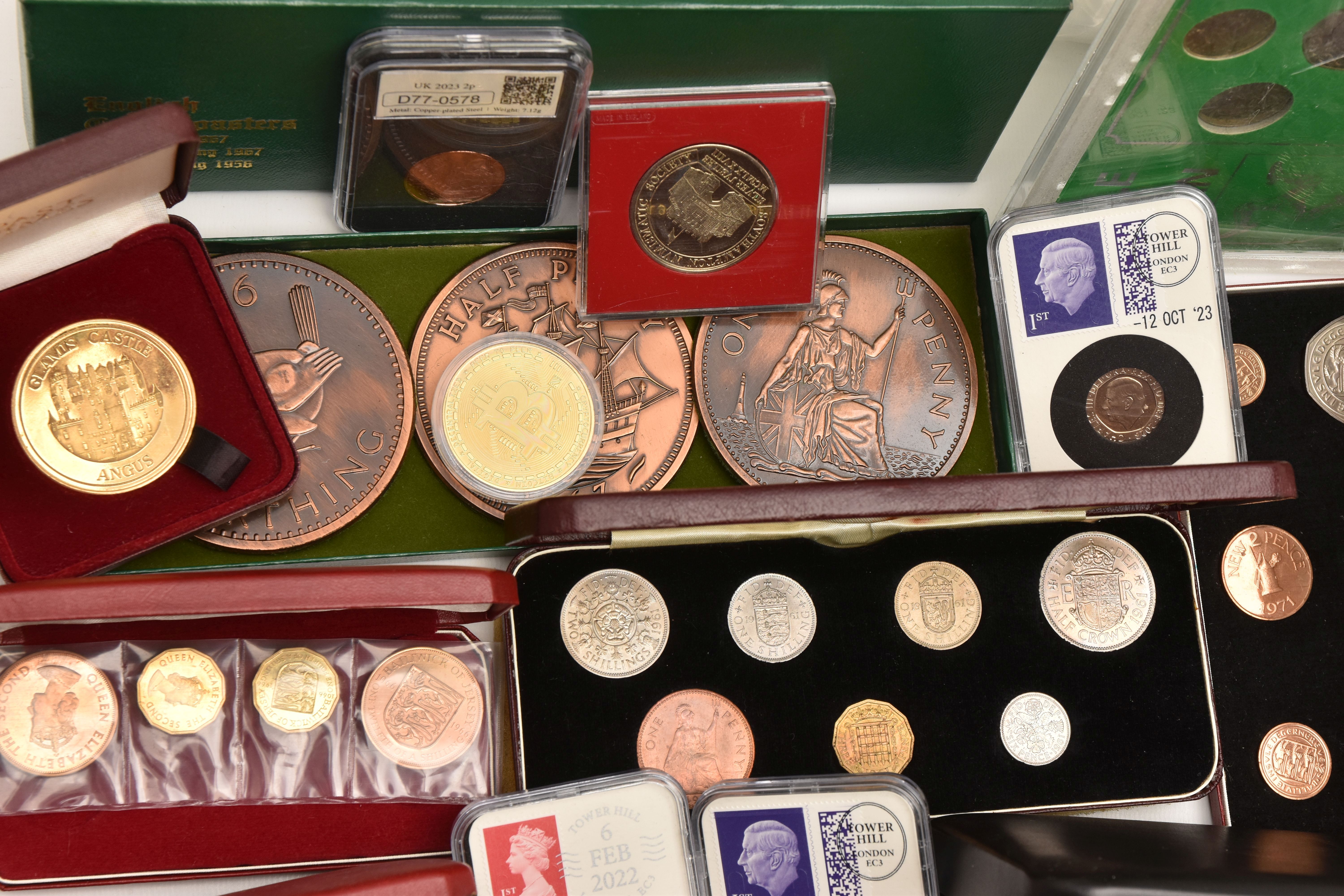 FOUR PLASTIC,ONE CARDBOARD BOXES OF MAINLY COMMEMORATIVE COINS TO ...