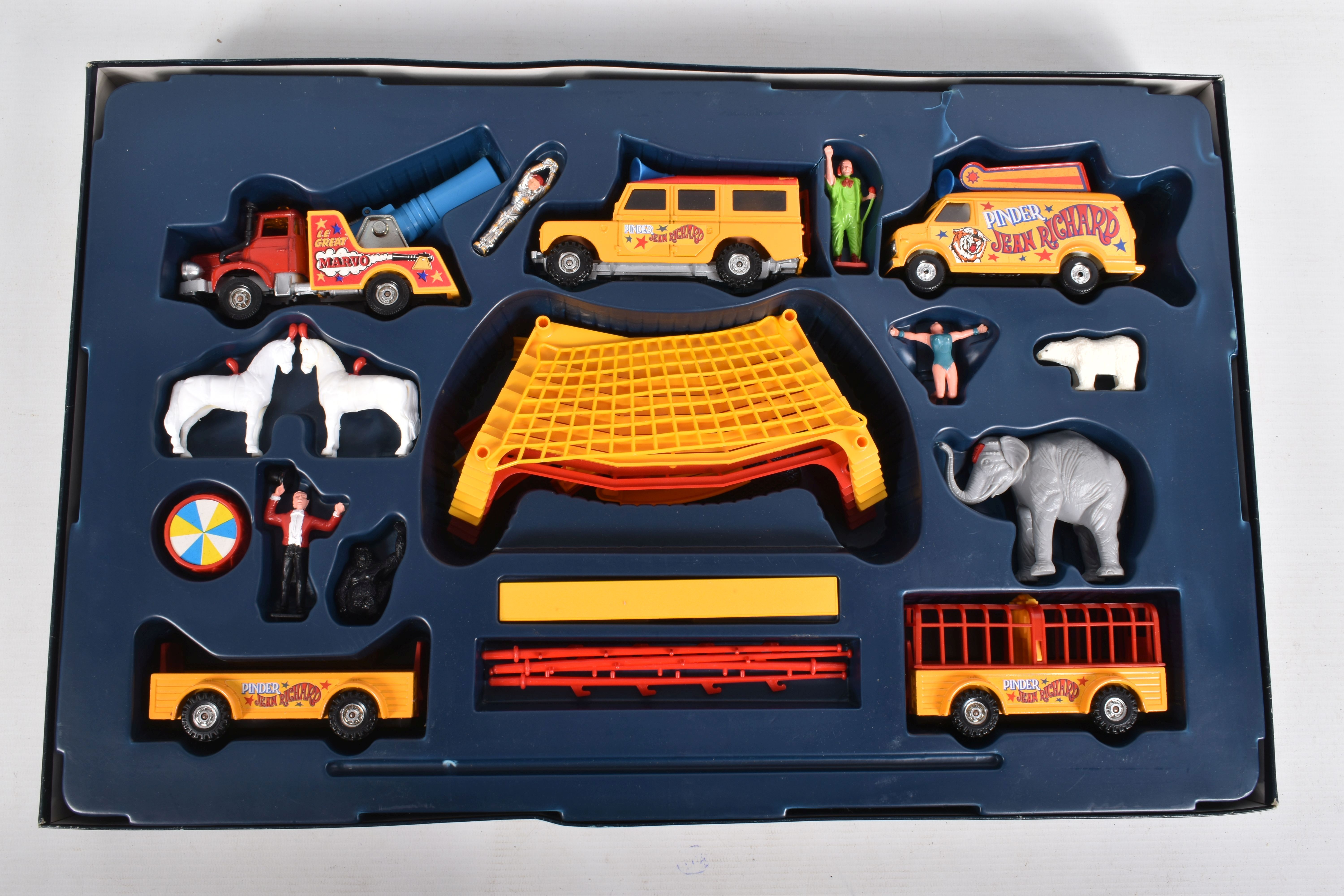 A BOXED CORGI LES CIRQUES JEAN RICHARD SET, Gift Set No. 48, appears ...