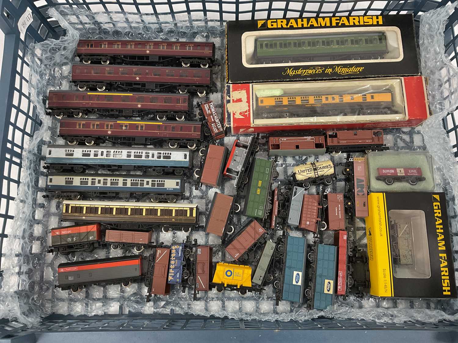 Approximately thirty British N gauge rolling stock items by Graham ...
