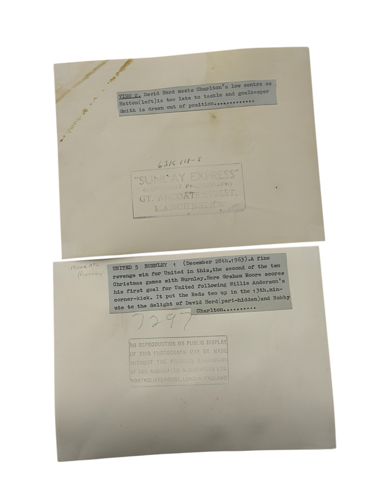 ORIGINAL MANCHESTER UNITED 1960s PRESS PHOTOS, GRAHAM MOORE SCORES ...