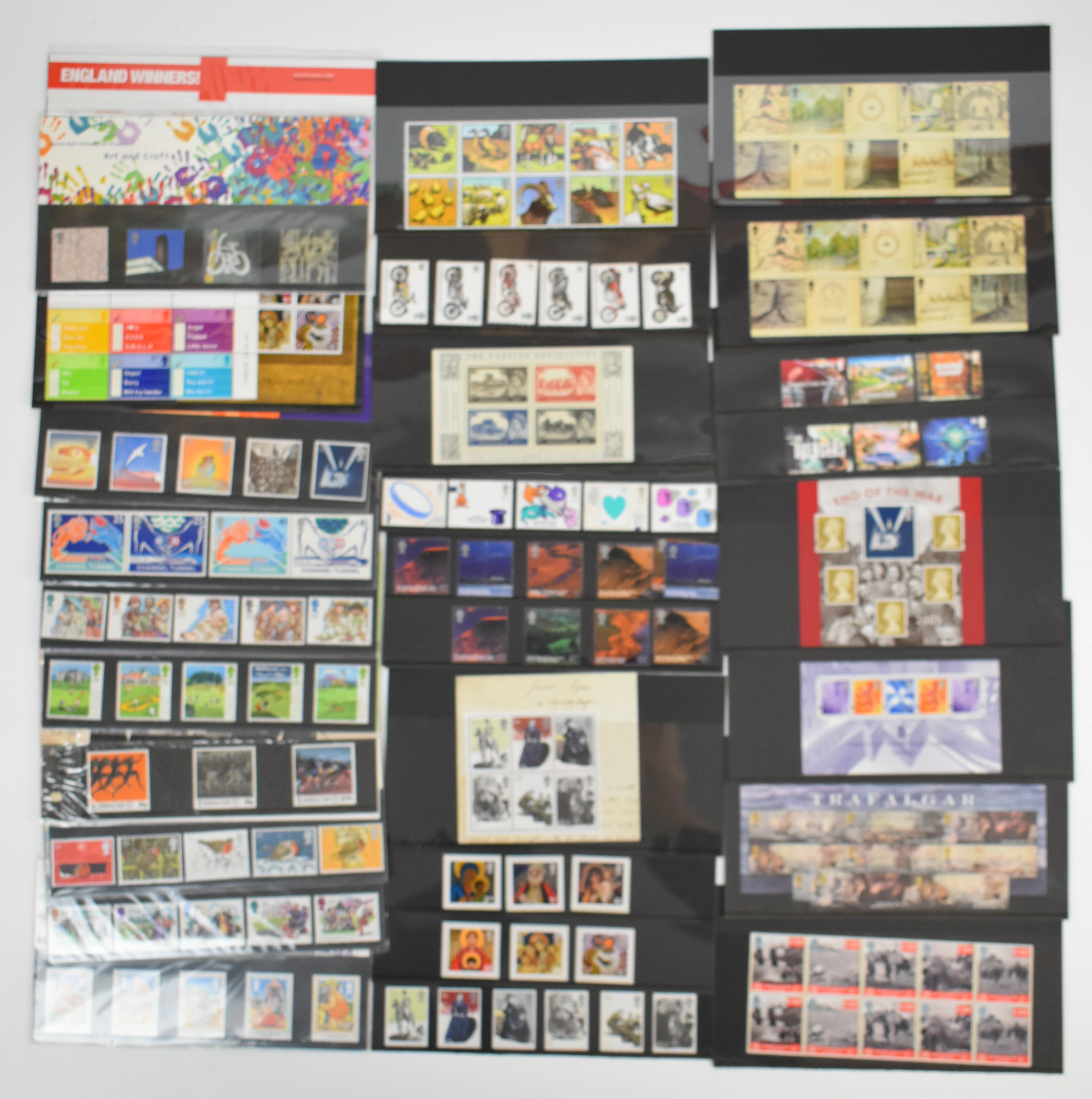 Collection of GB presentation packs, UM stamps and first day covers ...