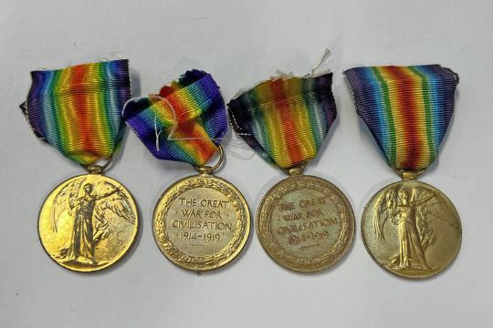 4 WW1 VICTORY MEDALS AWARDED TO PRIVATES IN THE DURHAM LIGHT INFANTRY ...