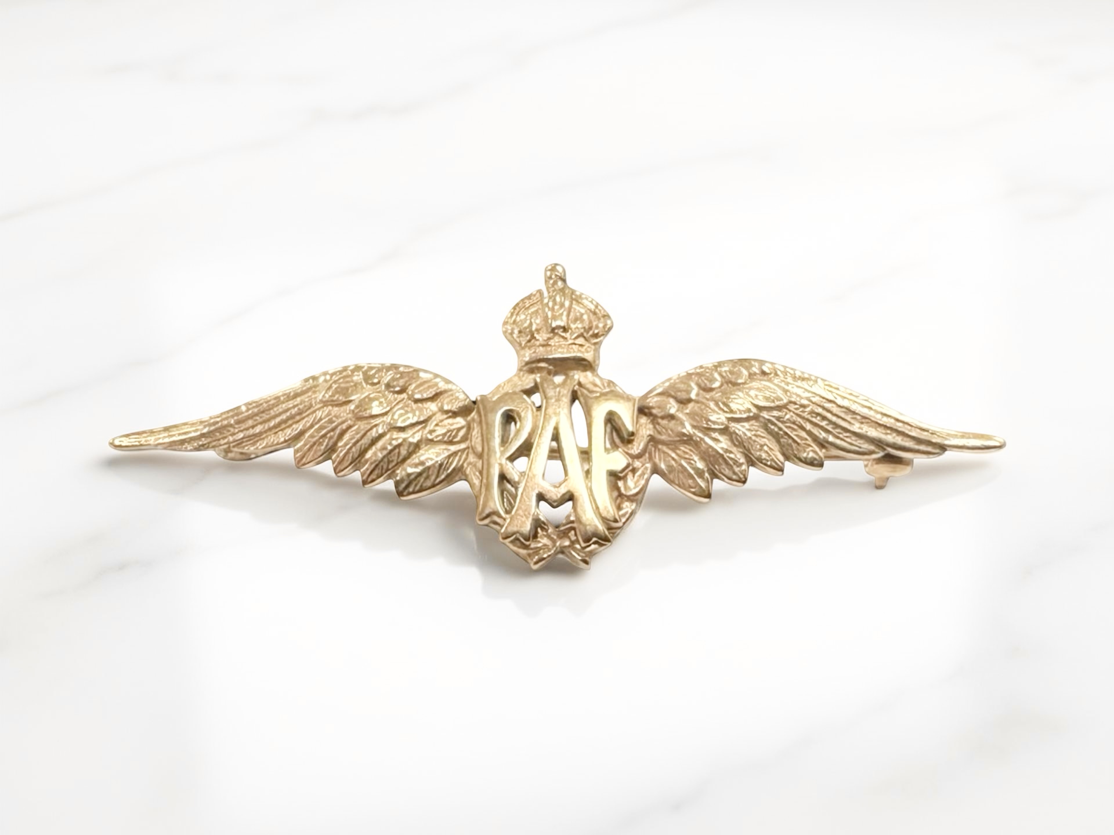 A 9ct gold RAF brooch, width 6cm CONDITION REPORT: 6.4g