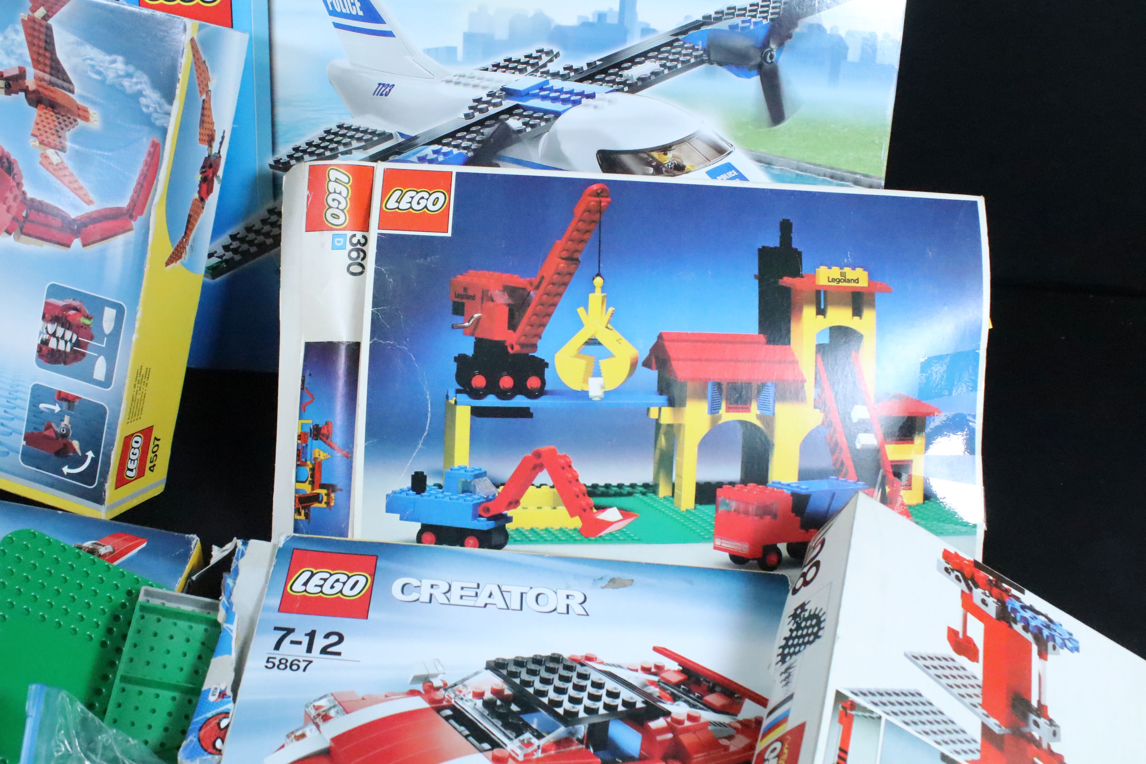 Lego - Eight boxed Lego sets featuring Legoland 360, City 7723, City ...