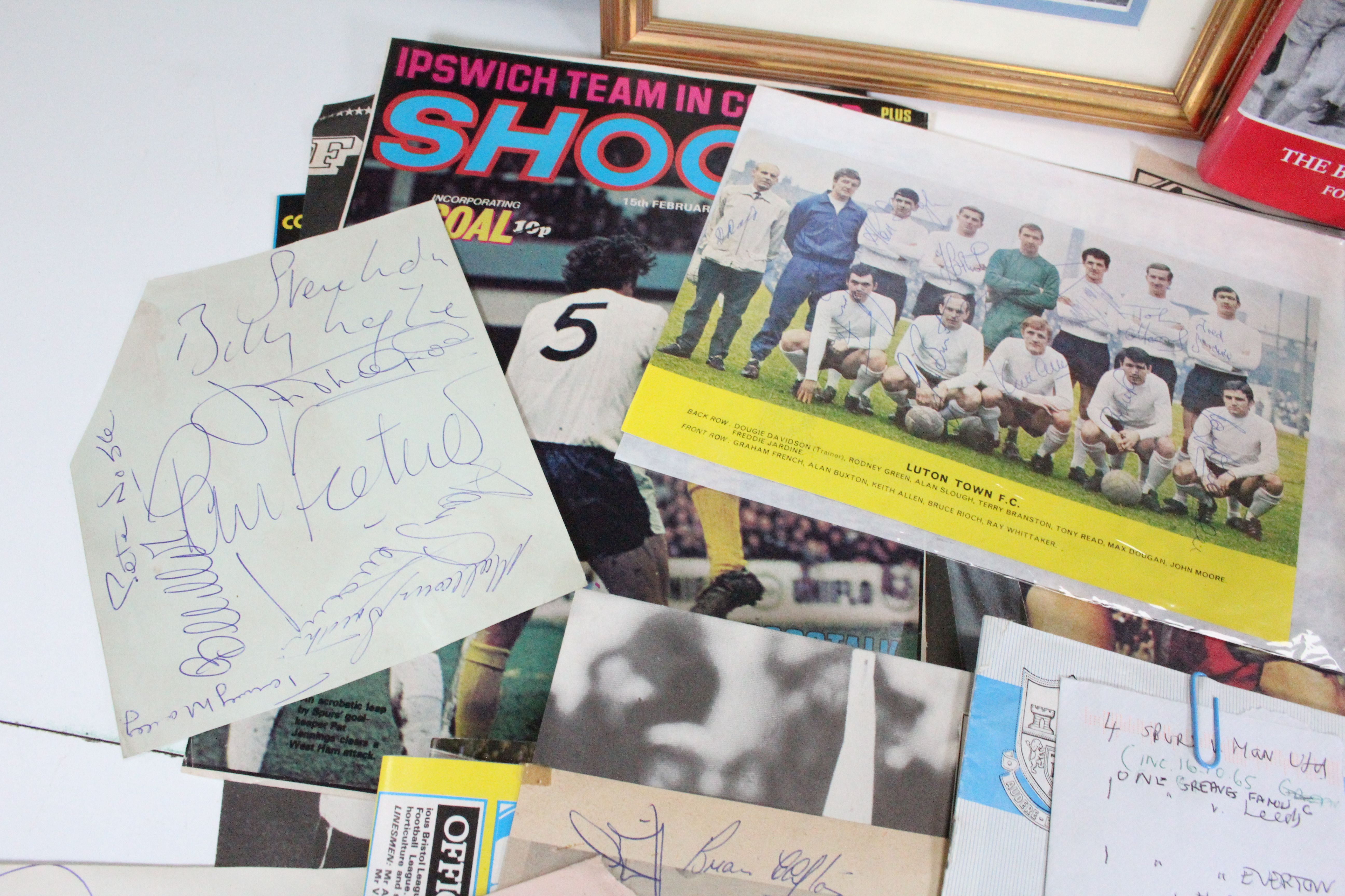 Football Autographs - Large collection of vintage football autographs ...