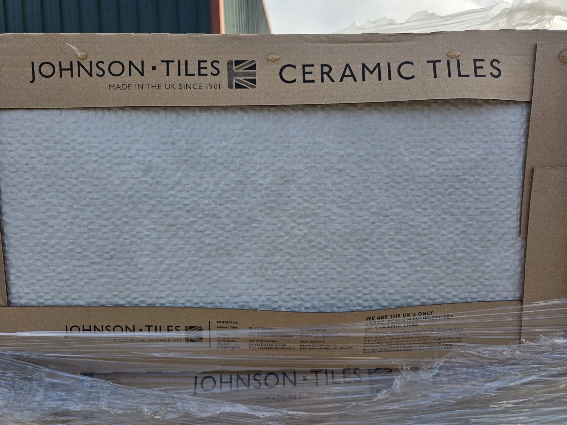 PALLET TO CONTAIN 40 X NEW PACKS OF JOHNSON TILES CERAMIC600x300MM ...