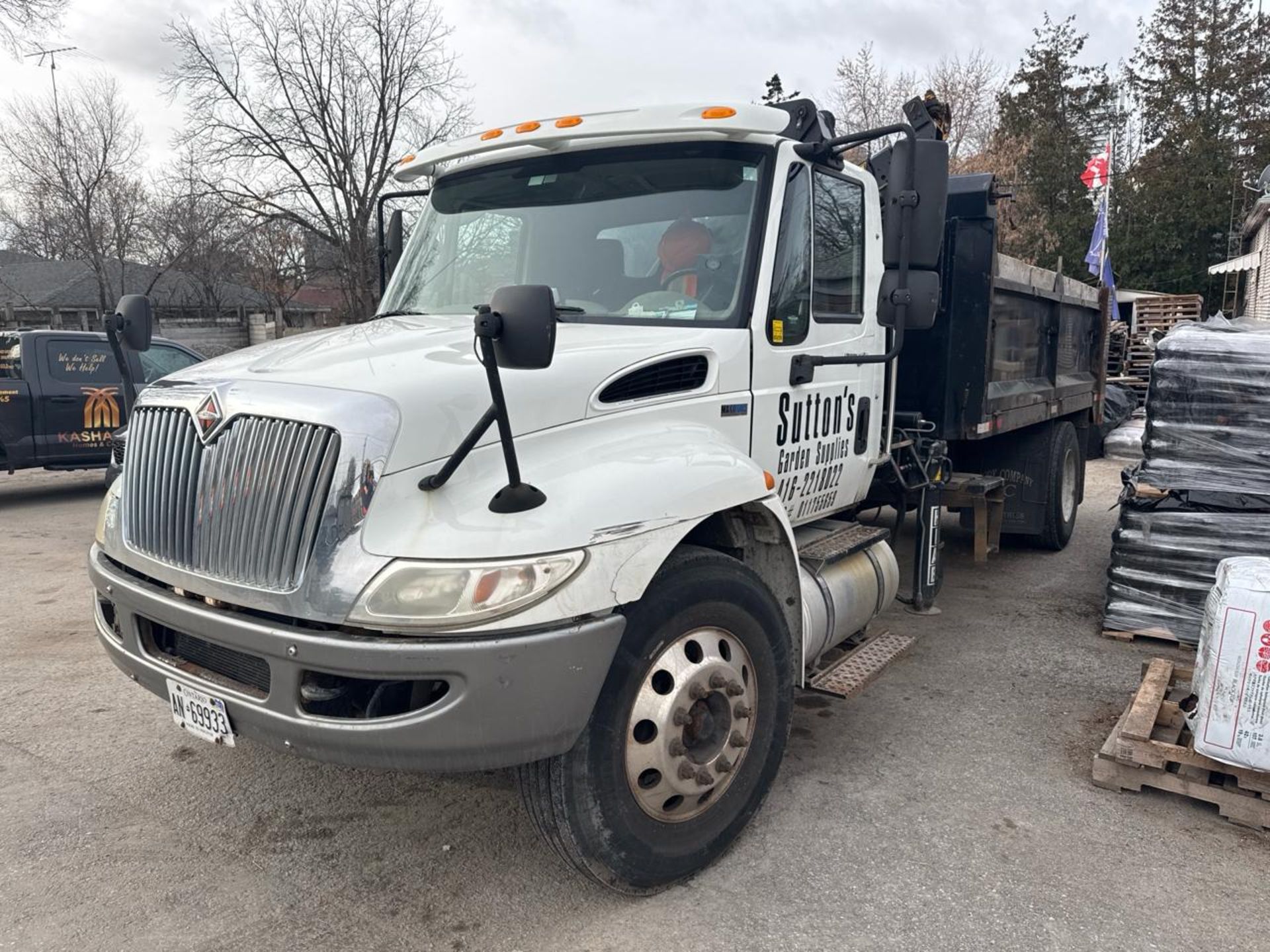 International Dura Star Dump/Crane truck, Model 4300M7 SBA 4X2, VIN ...
