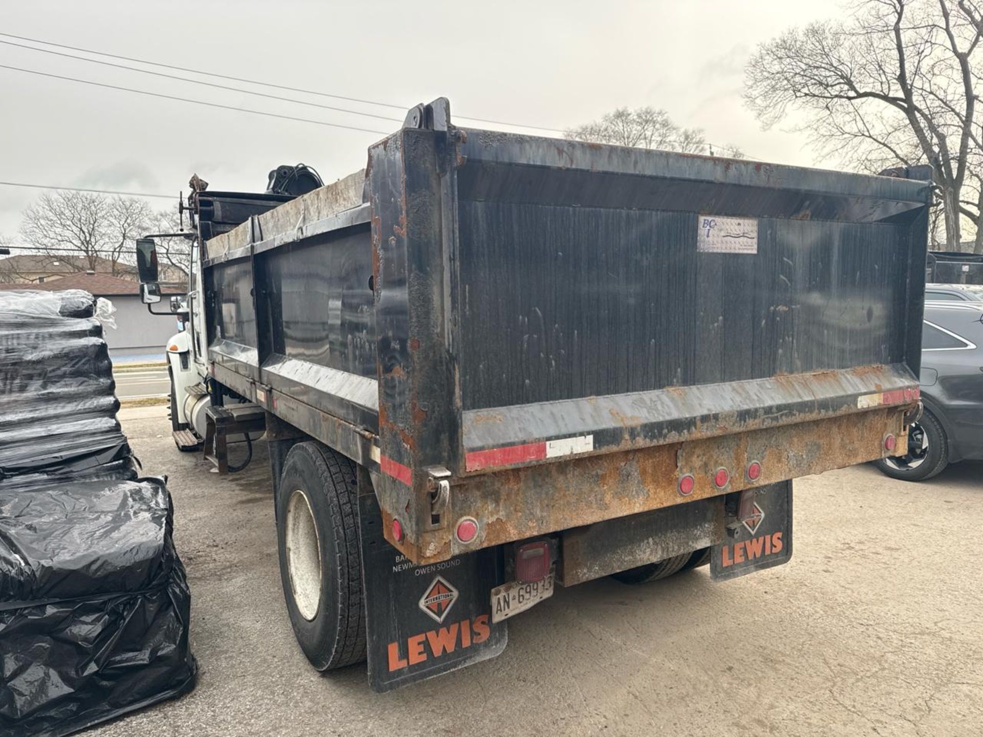International Dura Star Dump/Crane truck, Model 4300M7 SBA 4X2, VIN ...