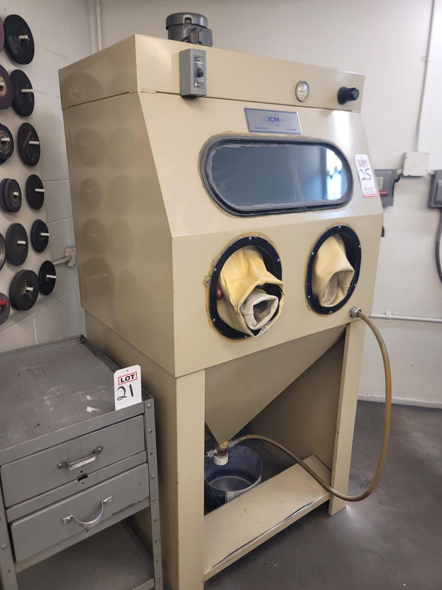 ICM AD-A-BLAST ABRASIVE BLAST CABINET, 1/3 HP, MODEL AB19 SUPER, S/N ...