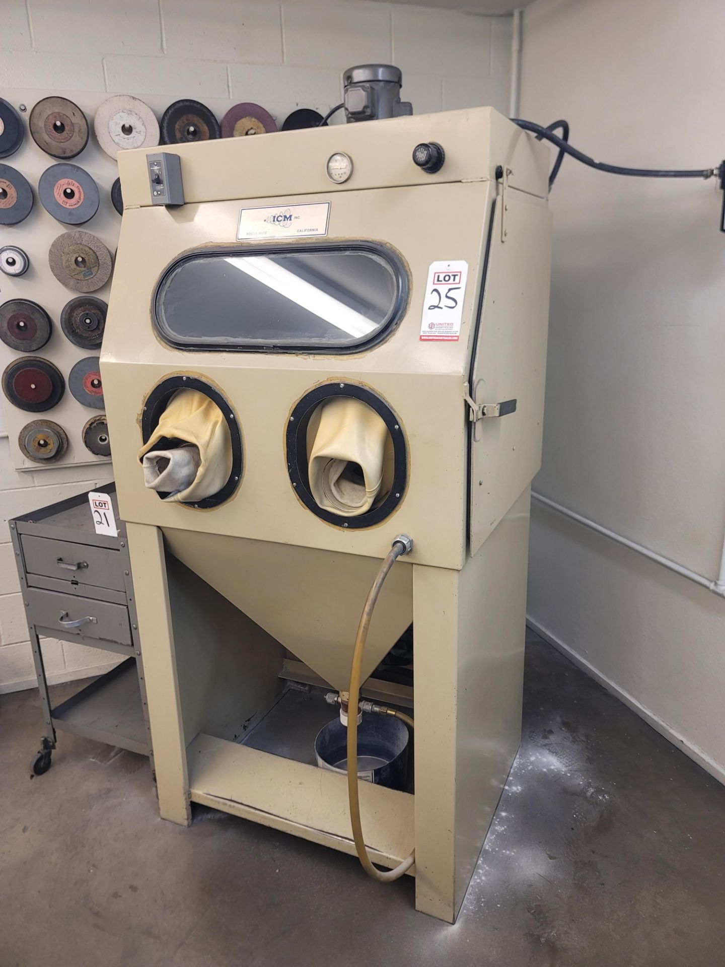 ICM AD-A-BLAST ABRASIVE BLAST CABINET, 1/3 HP, MODEL AB19 SUPER, S/N ...
