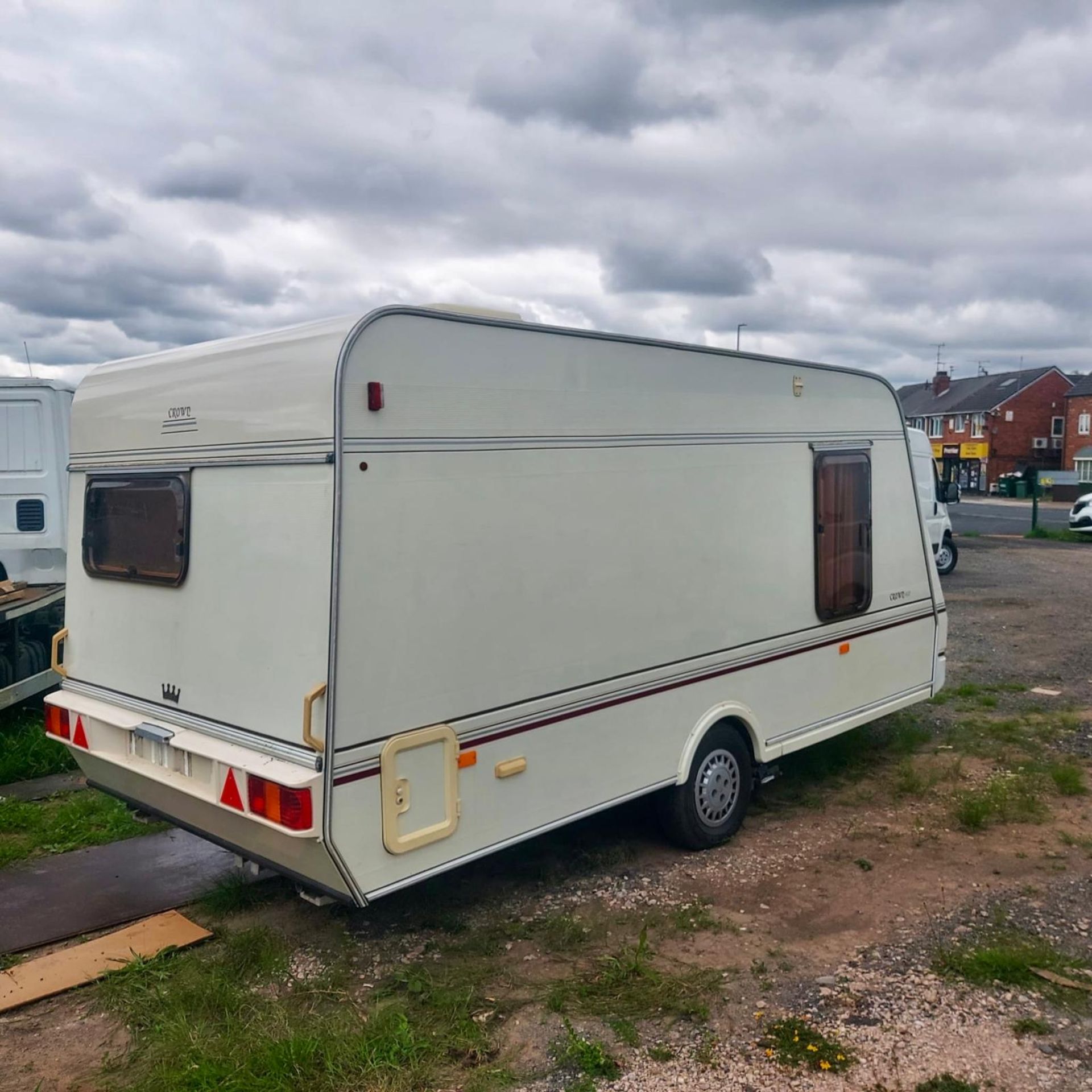 VC00068 Information from the seller: Elddis Crown 2 Berth Caravan Water ...
