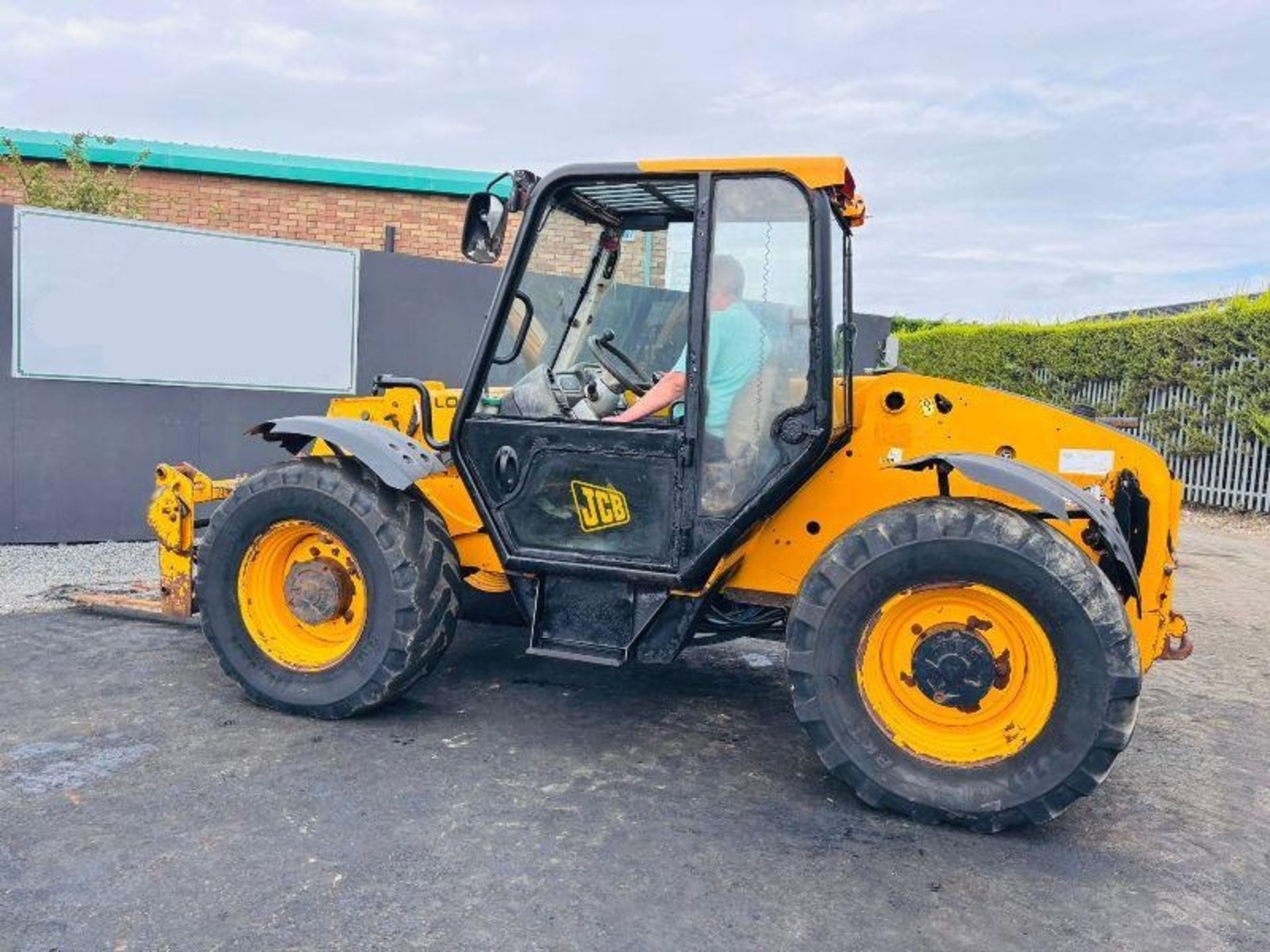 VC00003 Information from the seller: JCB 526-56 TELEHANDLER*C/W PALLET ...