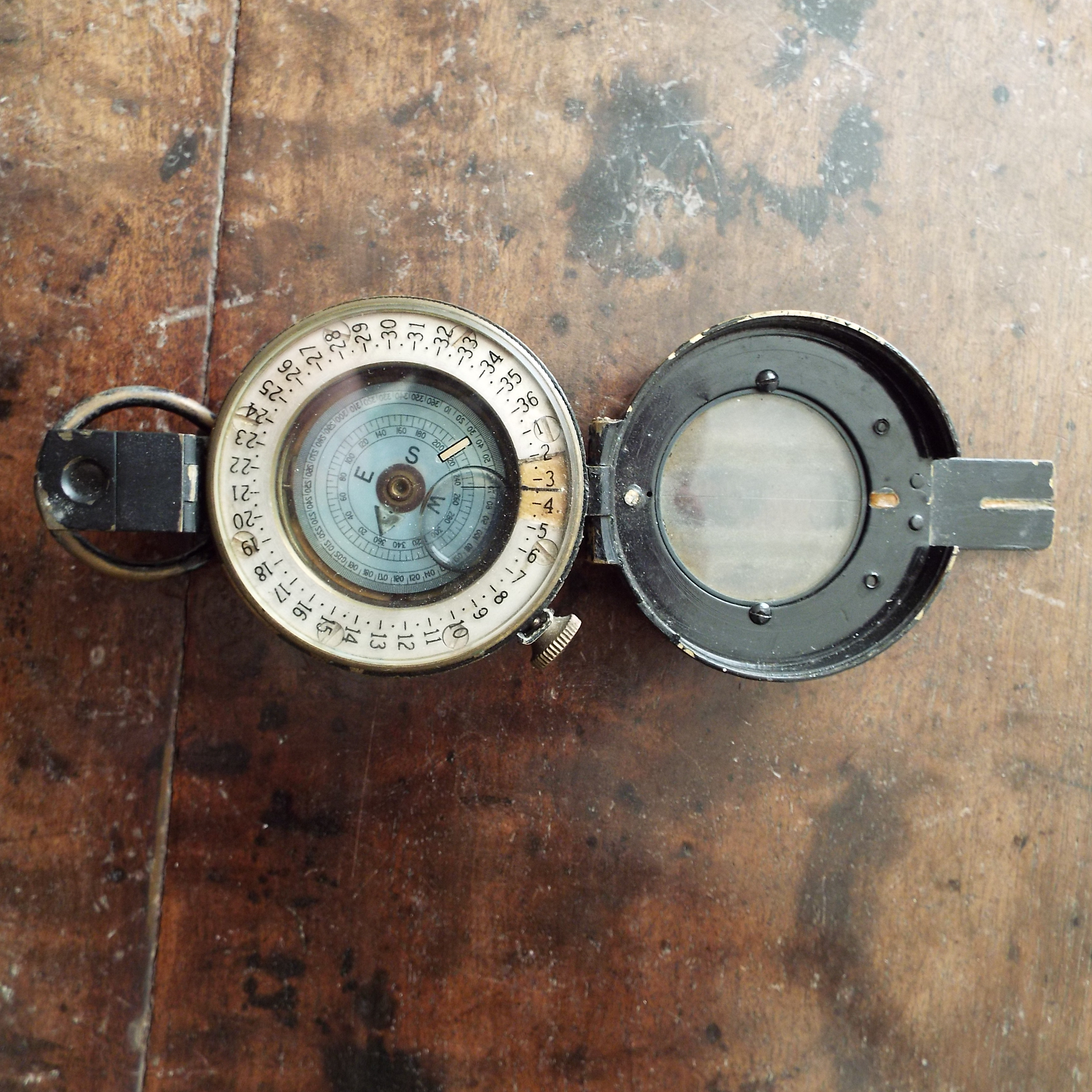 WW2 field compass.