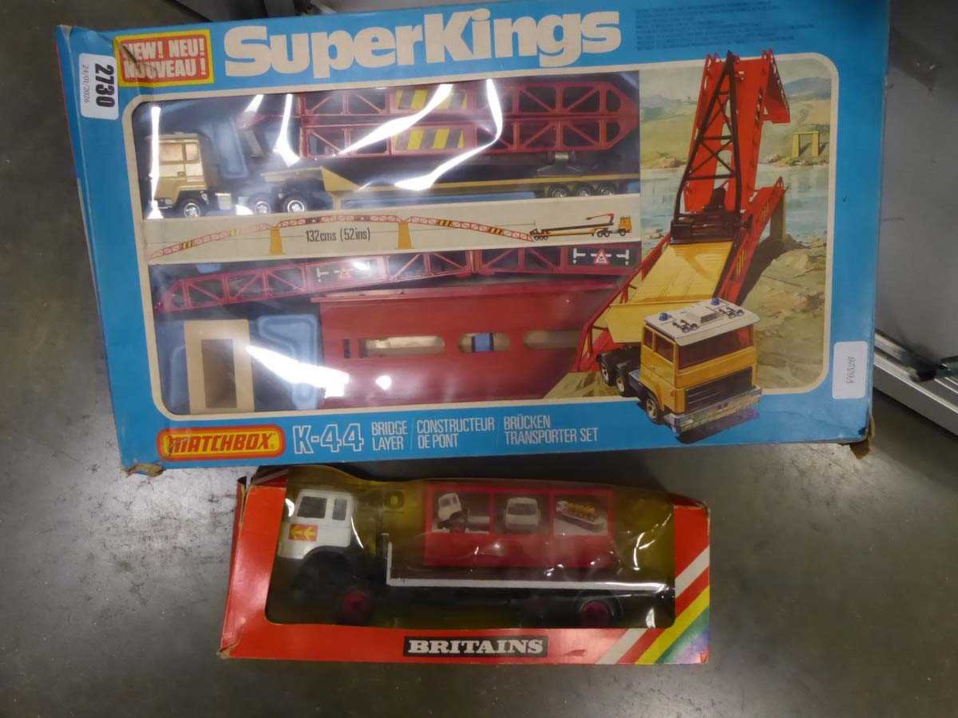 Matchbox Superkings K44 bridge layer transporter set and a Britains ...