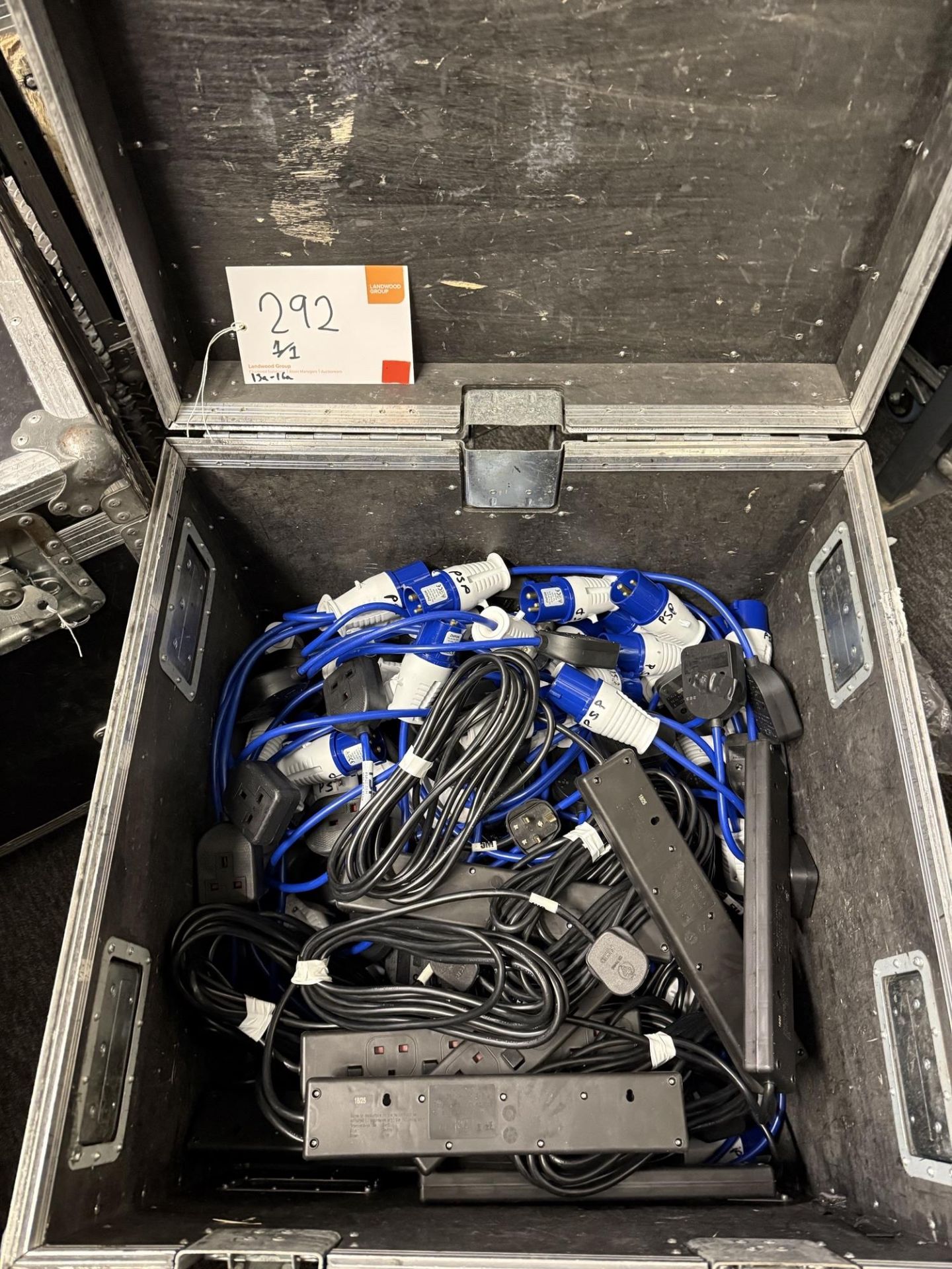 Various 16a Jumpers in Cube Trunk- 90 x 16a Plug - 13a Single Socket ...