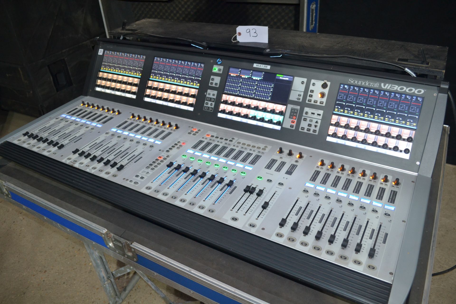 A Soundcraft VI3000 console with 64/32 VI Rack–Bundle-Madi and Dante ...