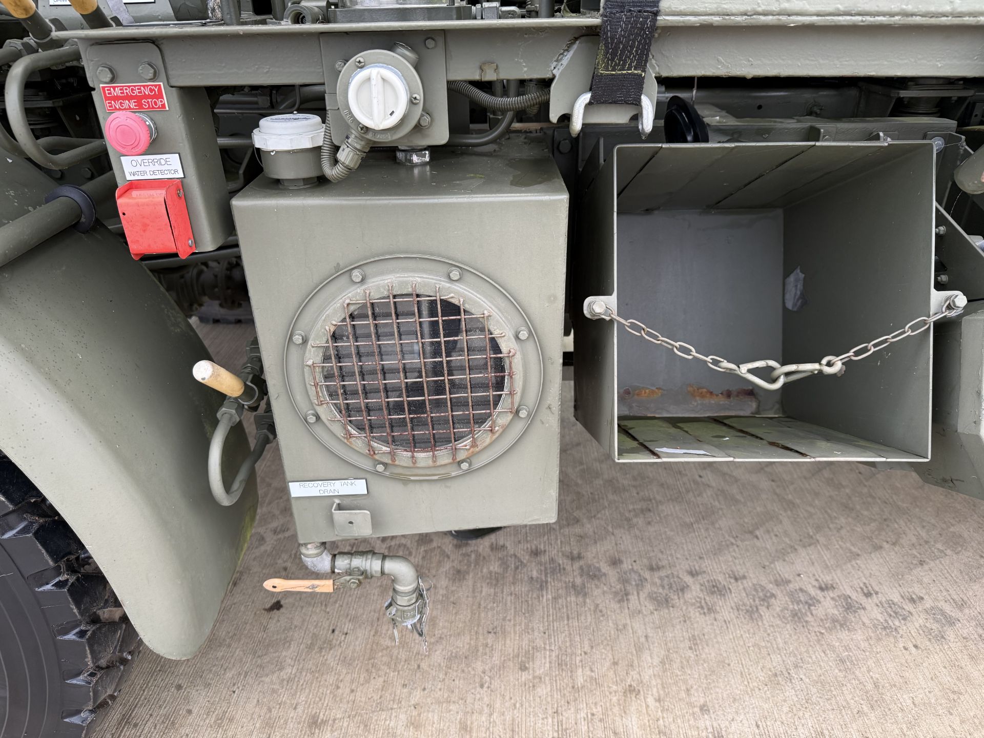 You are bidding on a: Leyland DAF 4x4 RHD Fuel Dispensing Unit, Direct ...