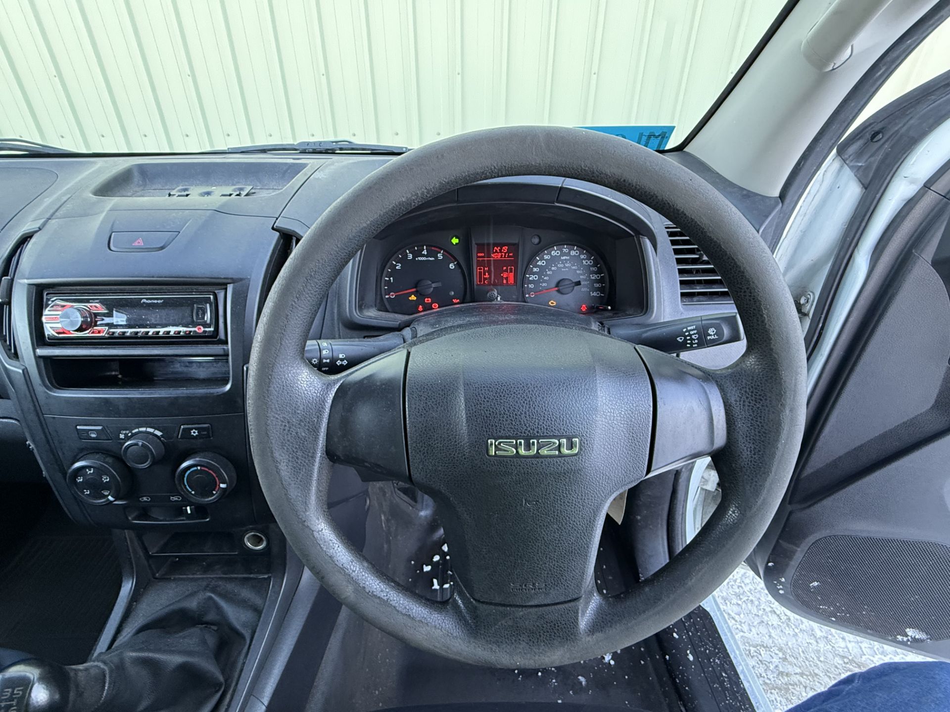 You are bidding on a: 2014 Isuzu D-Max Extended Cab Pick-Up, 1 Owner ...