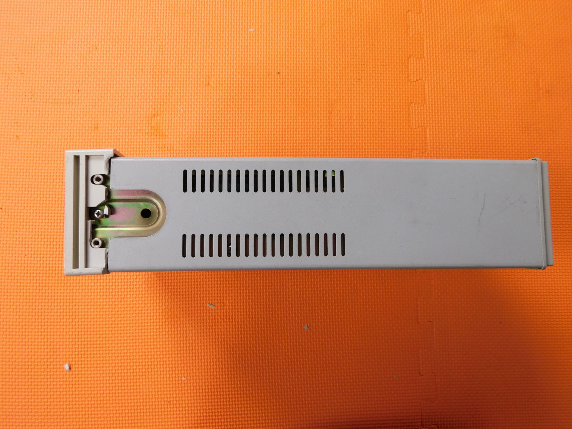 Keysight E3641A 35~60V/.8~.5A/30W PGMBL Power Supply This lot includes ...