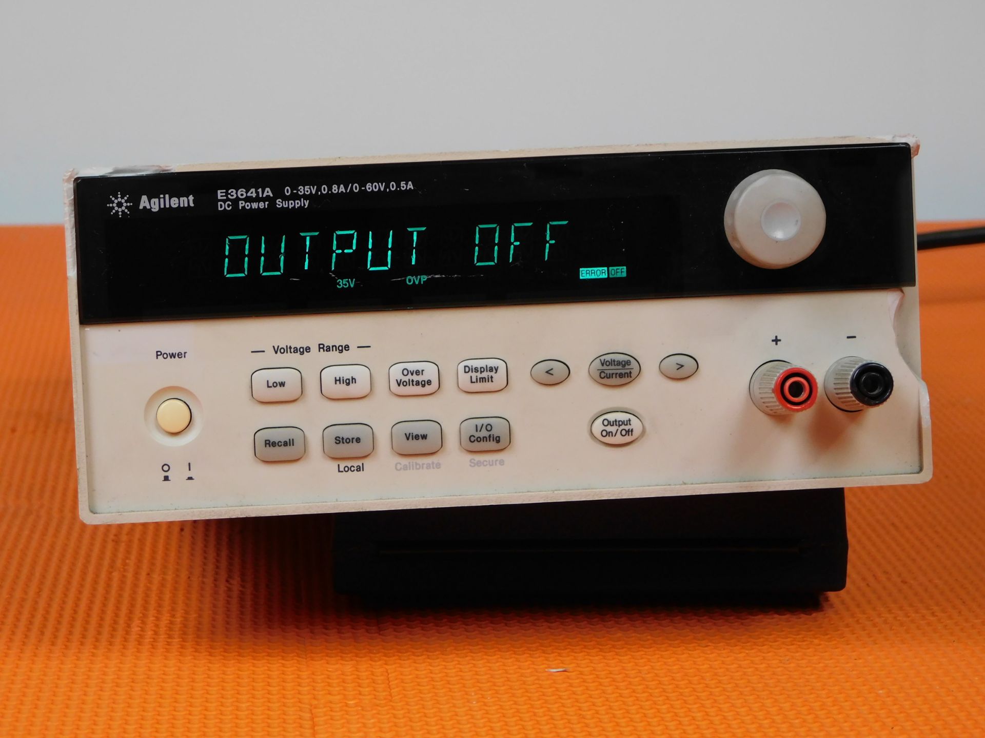 Keysight E3641A 35~60V/.8~.5A/30W PGMBL Power Supply This lot includes ...